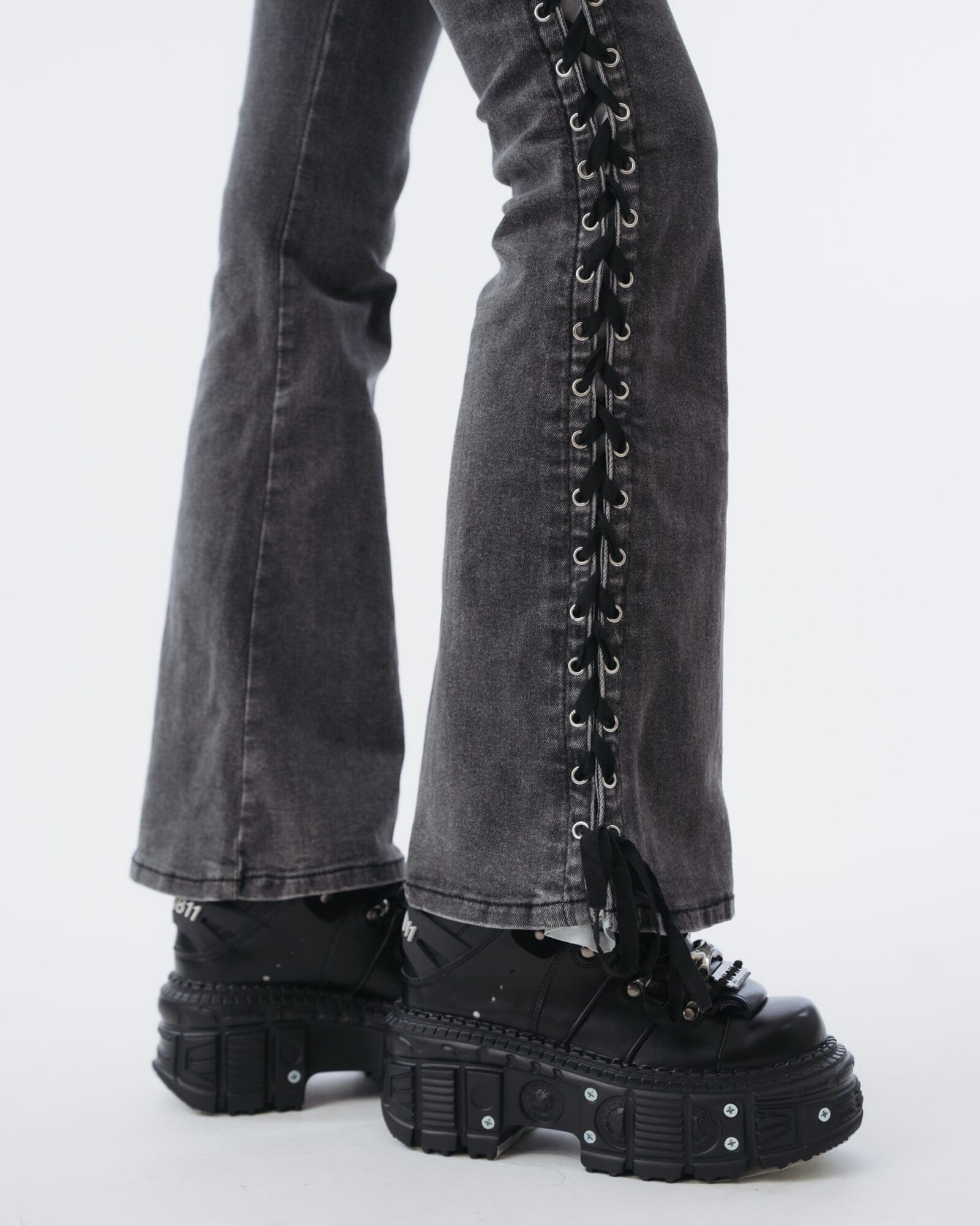 Bones Flare Lace-up Jeans – sixthdimension.shop